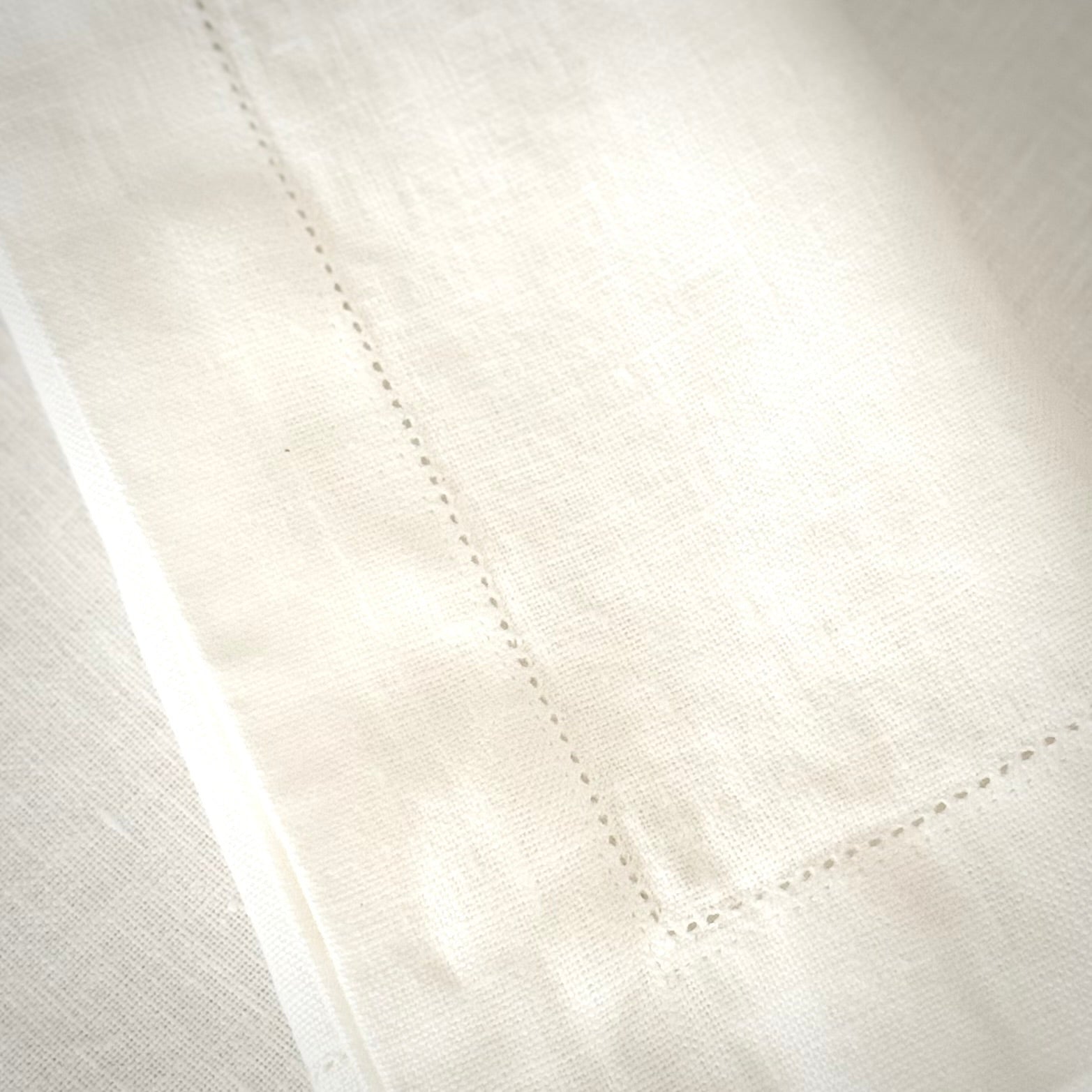 Luxury Linen Tablecloths & Napkins | Pure French Linen | The Linen Vase UAE